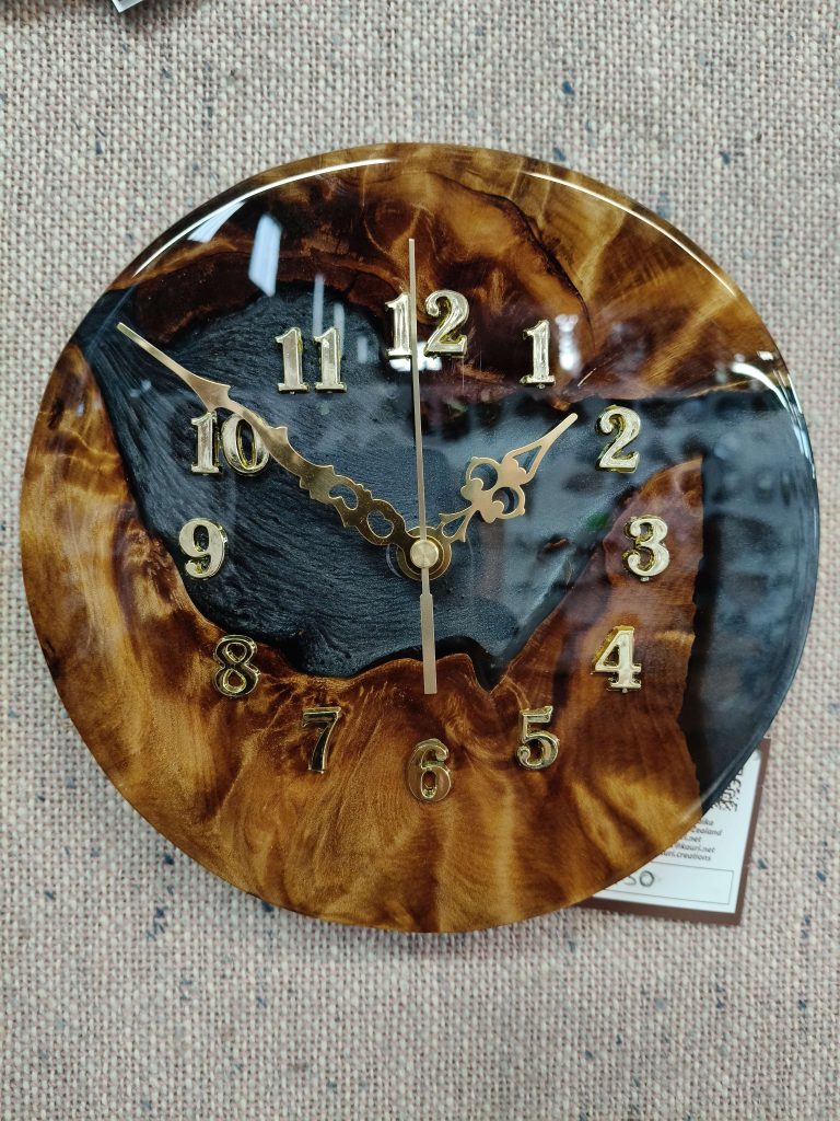 Ancient Kauri Clock - GumLamps